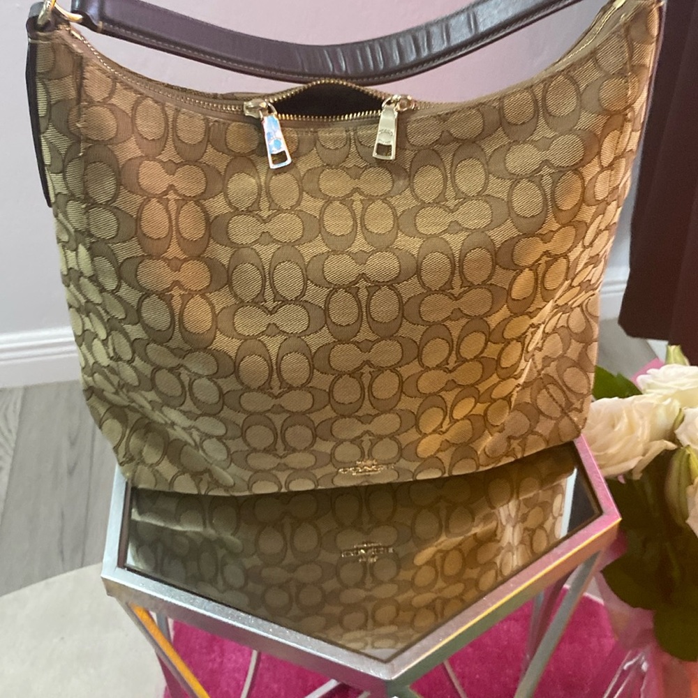Coach Bag With C Logo. - Gem